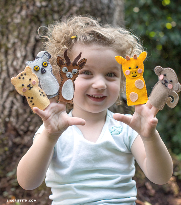 How to Make Safari Animal Felt Finger Puppets - Lia Griffith