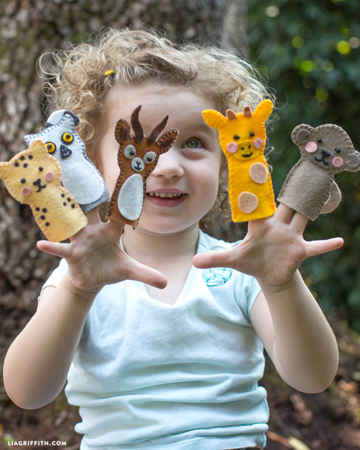 How to Make Safari Animal Felt Finger Puppets - Lia Griffith