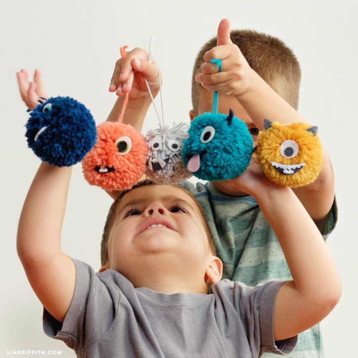 VIDEO: Yarn Pom Pom Monsters - Lia Griffith