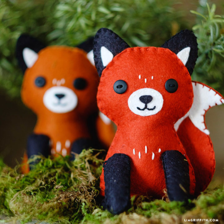 VIDEO: Felt Fox Stuffie - Lia Griffith