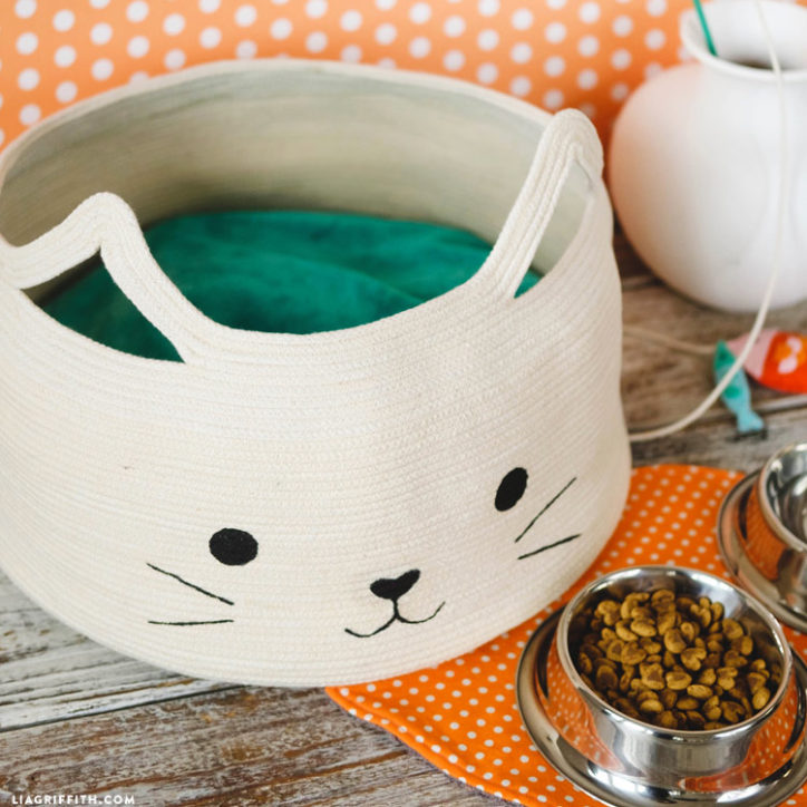 Make a DIY Cat Bed with this Easy Free Tutorial