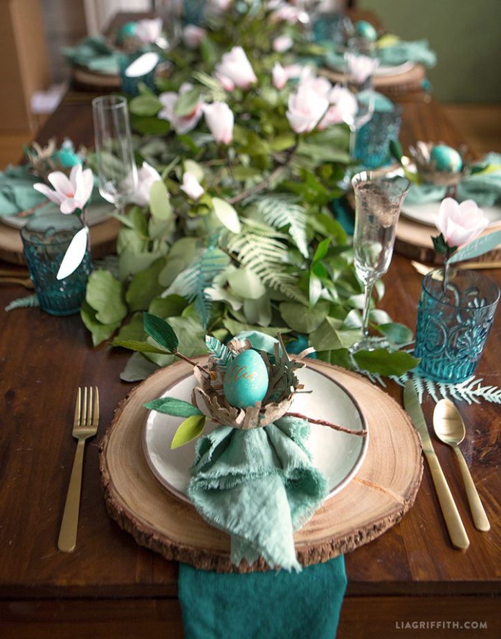 How to Prepare a Botanical Easter Brunch Table Setting