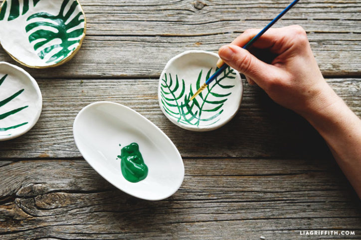 Make DIY Trinket Dishes with Tropical Leaves