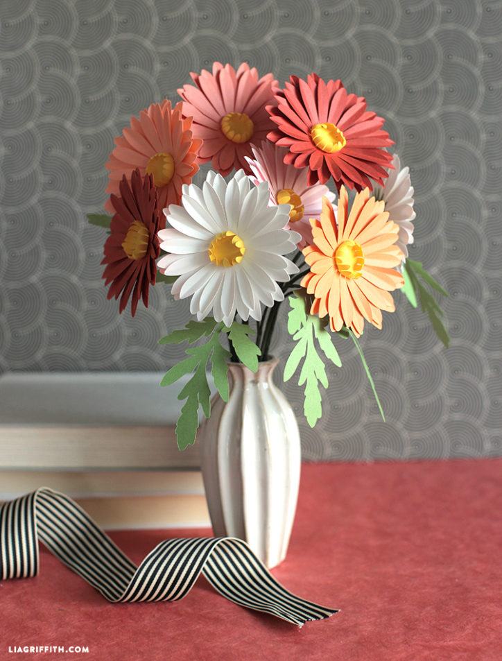 Simple Paper Daisies - Lia Griffith