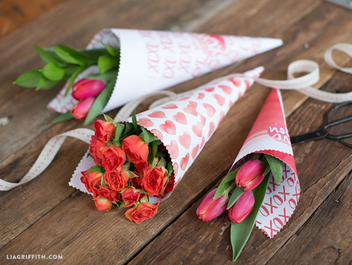 Spread the love with these DIY printable cones for Valentine's Day flowers