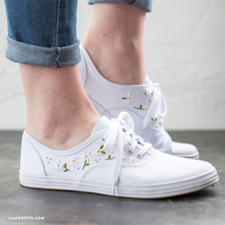 Make your own daisy embroidered sneakers for spring