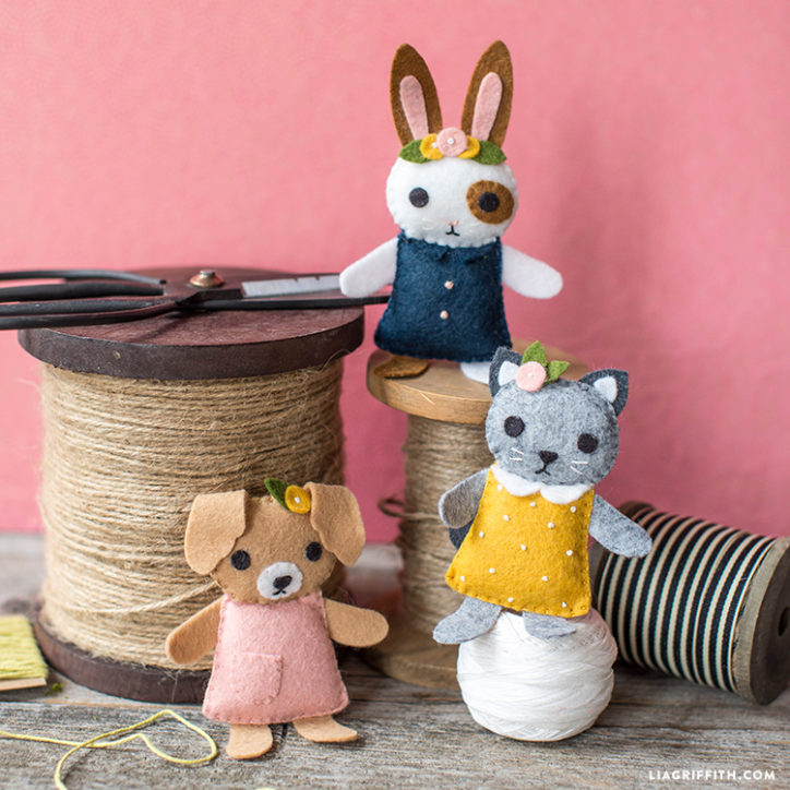 Craft Your Own Pocket-Sized Felt Mini Pets - Lia Griffith