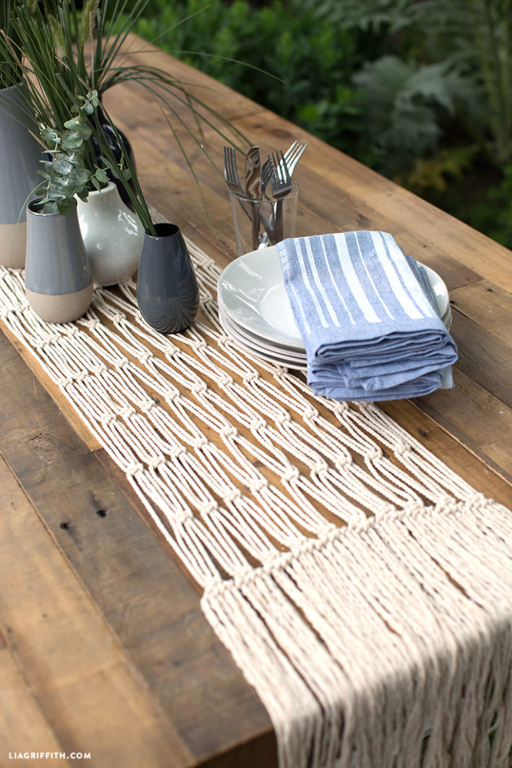 How to Macrame: Create This Beautiful Macrame Table Runner!