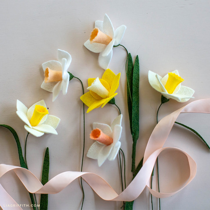 Flower Tutorial: How to Make Felt Daffodils - Lia Griffith