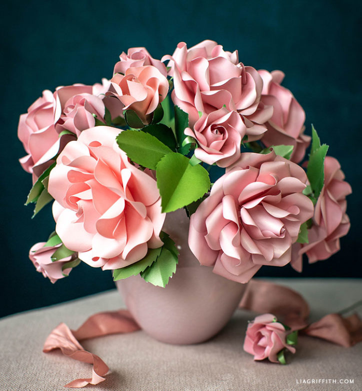 Video Tutorial: Frosted Paper Garden Roses Flower Kit - Lia Griffith
