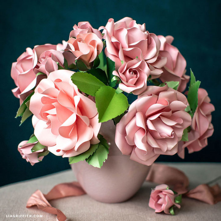 Video Tutorial: Frosted Paper Garden Roses Flower Kit - Lia Griffith