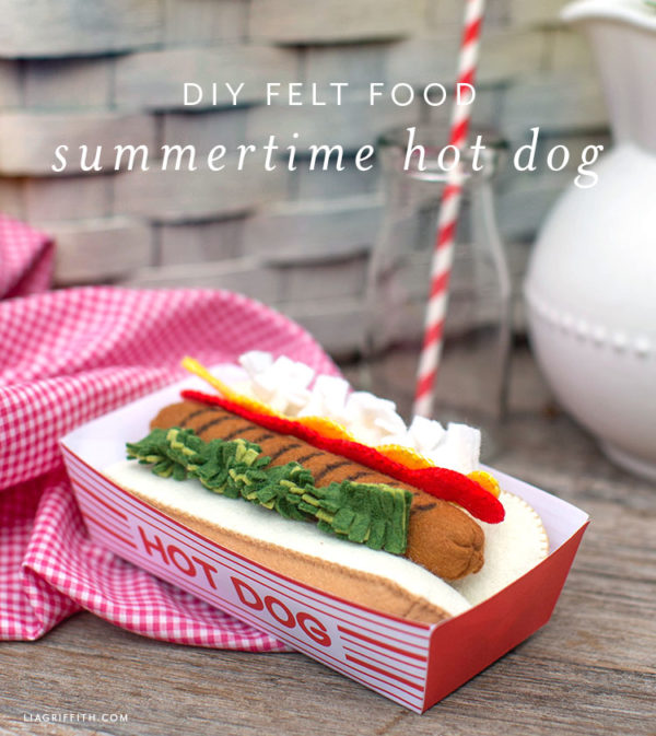 Felt Hot Dog with Toppings & Paper Hot Dog Tray - Lia Griffith