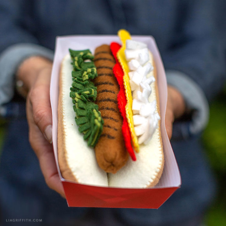 Felt Hot Dog with Toppings & Paper Hot Dog Tray - Lia Griffith