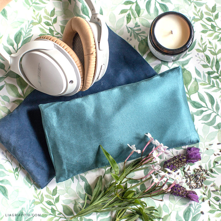 Video Tutorial: DIY Eye Pillow - Lia Griffith