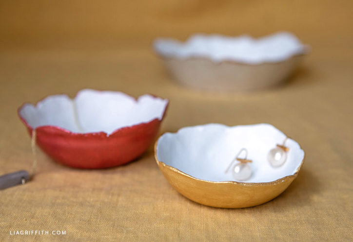 Video Tutorial: How to Make Clay Bowls - Lia Griffith