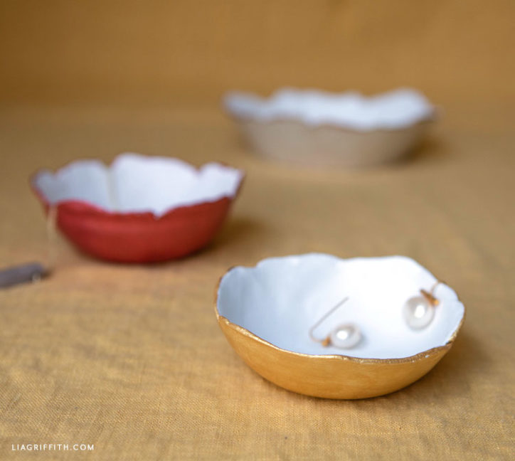 Video Tutorial: How to Make Clay Bowls - Lia Griffith