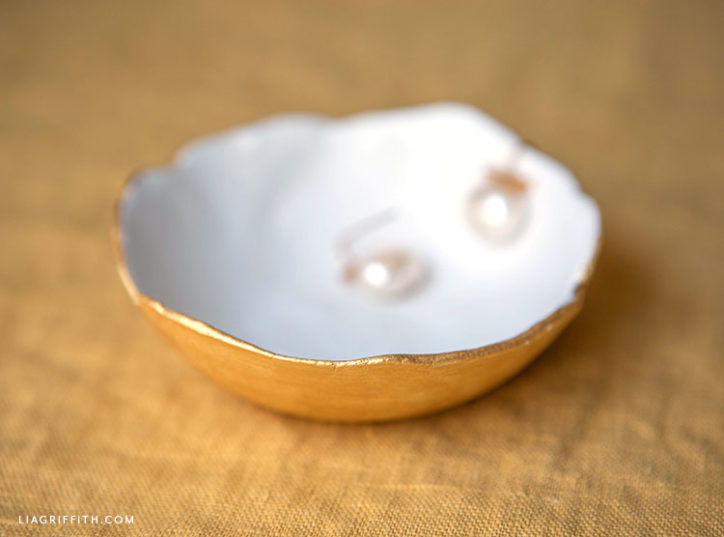 Video Tutorial: How to Make Clay Bowls - Lia Griffith