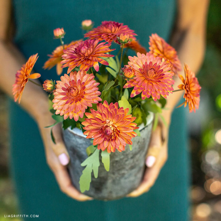 Video Tutorial: How to Make Frosted Paper Mums - Lia Griffith