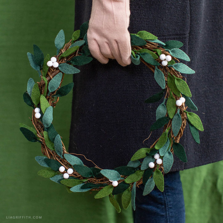 Felt Mistletoe Wreath DIY Tutorial - Lia Griffith