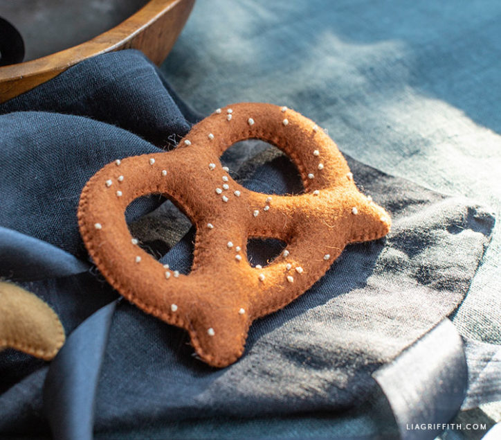 Felt Artisan Breads DIY Pattern & Tutorial - Lia Griffith