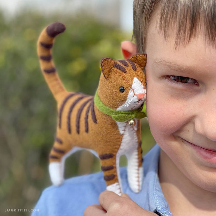 Felt Cat Pattern & Tutorial - Lia Griffith