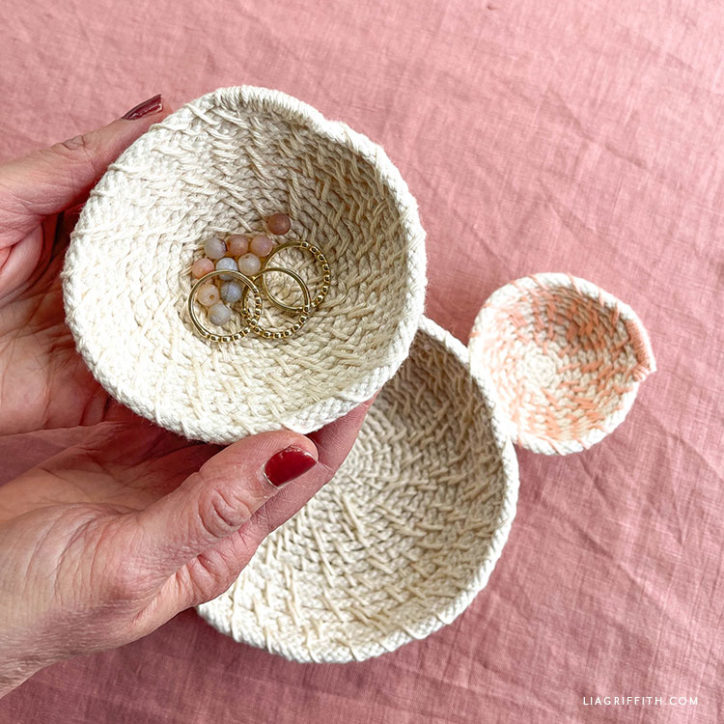 Video Tutorial: Handmade Woven Bowls - Lia Griffith