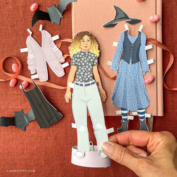 DIY Paper Doll Alyssa (Print-Then-Cut) - Lia Griffith