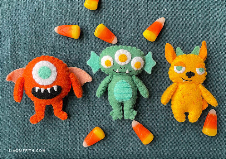 Felt Monster Pocket Pals - Lia Griffith