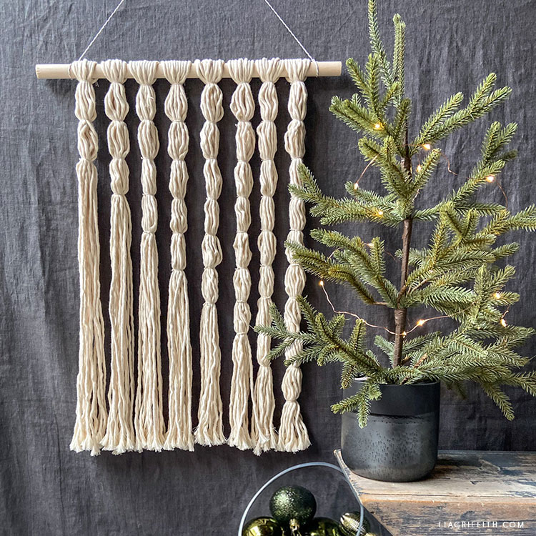 Video Tutorial: DIY Fiber Wall Hanging - Lia Griffith