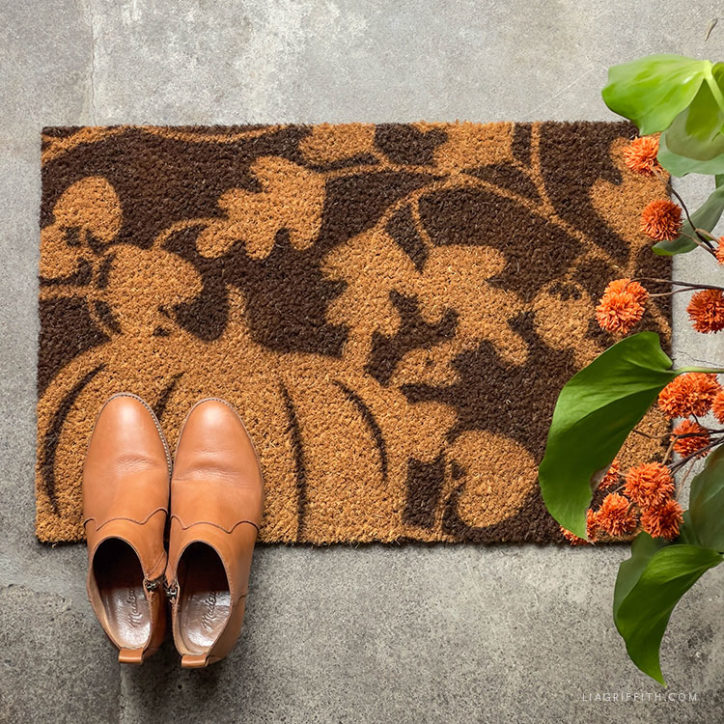 DIY Video Tutorial: Fall Themed Doormat - Lia Griffith