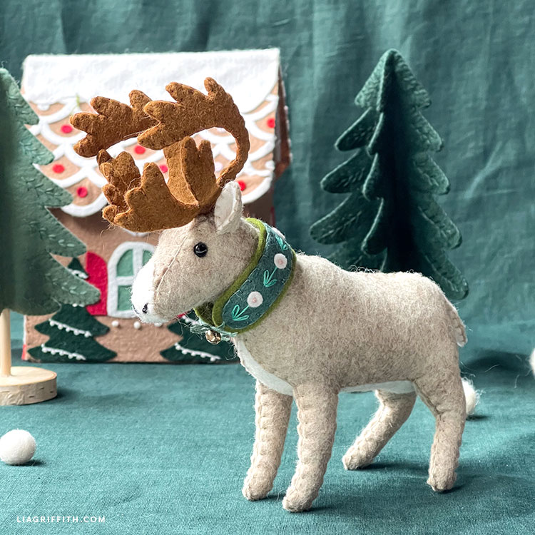Felt Nordic Reindeer Pattern & Tutorial - Lia Griffith
