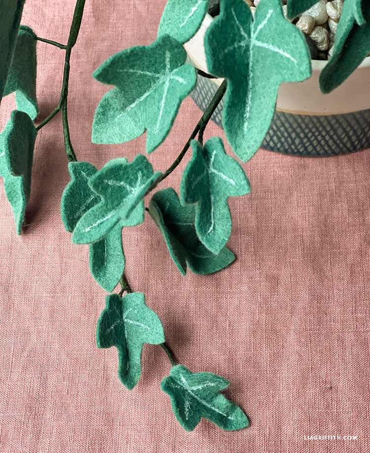 Felt English Ivy Plant Template & Tutorial - Lia Griffith