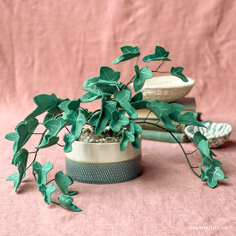 Felt English Ivy Plant Template & Tutorial - Lia Griffith