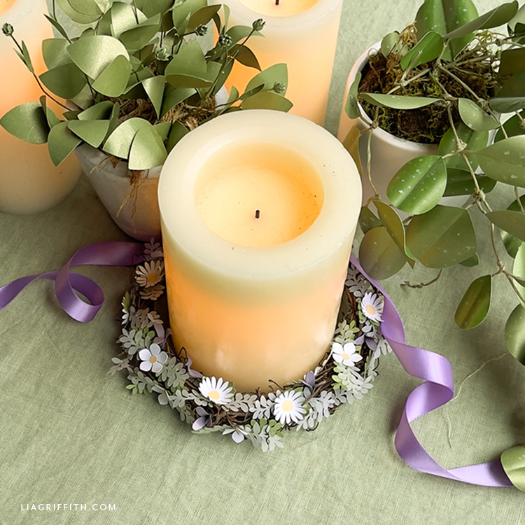 Paper Daisy Chain Wreath DIY Tutorial - Lia Griffith