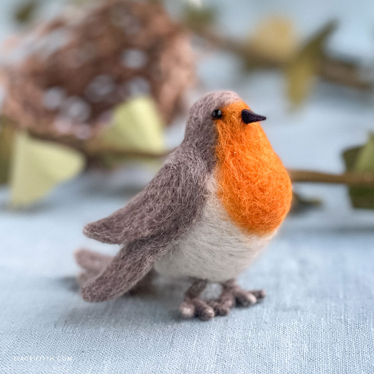 Needle-Felted Robin Template & Tutorial - Lia Griffith