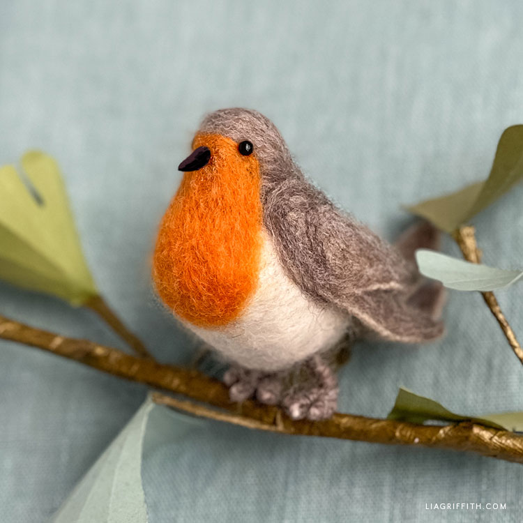 Needle-Felted Robin Template & Tutorial - Lia Griffith