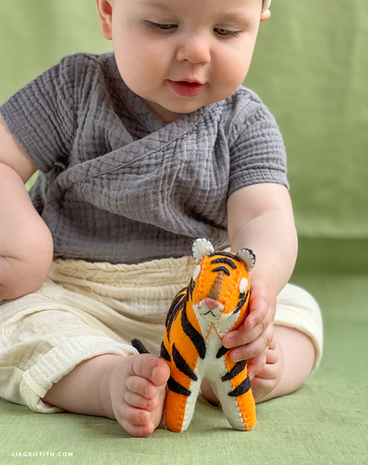 Felt Tiger Stuffie Template & Tutorial - Lia Griffith