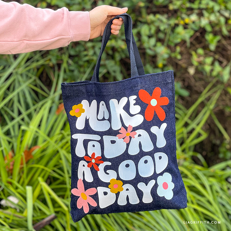 Daisy Tote Bag DIY Tutorial - Lia Griffith