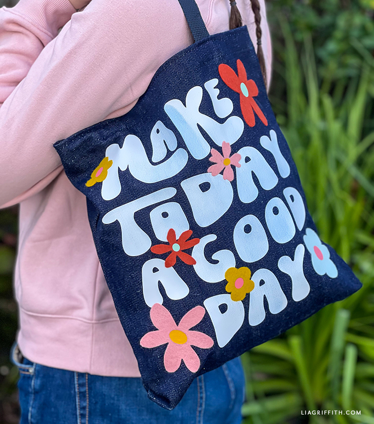 Daisy Tote Bag DIY Tutorial - Lia Griffith
