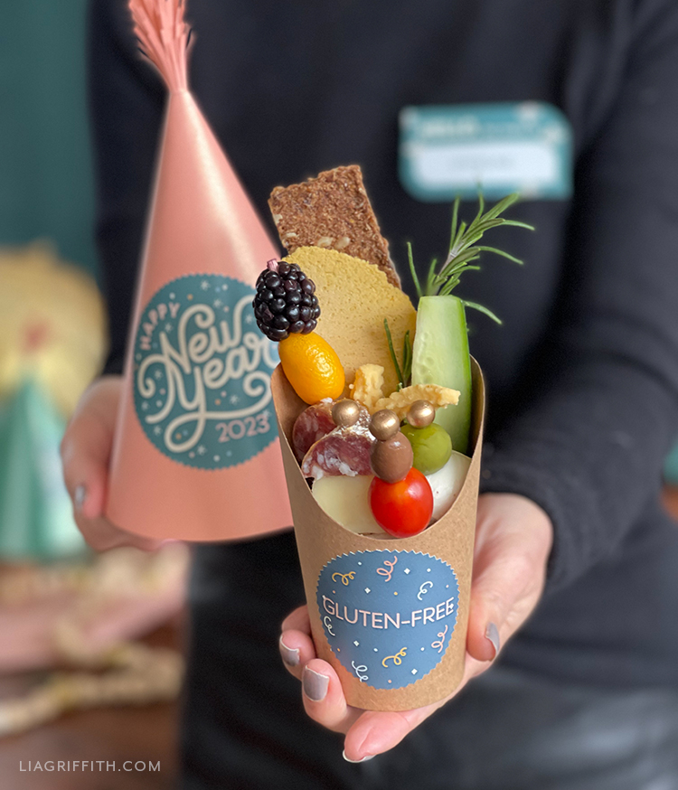 New Year's Eve Party Labels (Free Printable) - Lia Griffith