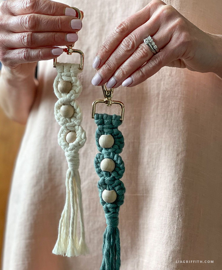 VIDEO: Macrame Flower Key Chain DIY Tutorial - Lia Griffith