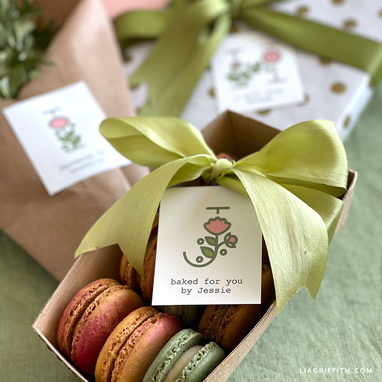 Floral Monogram Labels (Free Printable!) - Lia Griffith