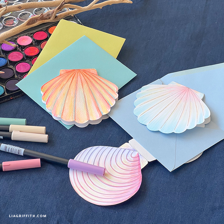 VIDEO: Colored Paper Shell Cards - Lia Griffith