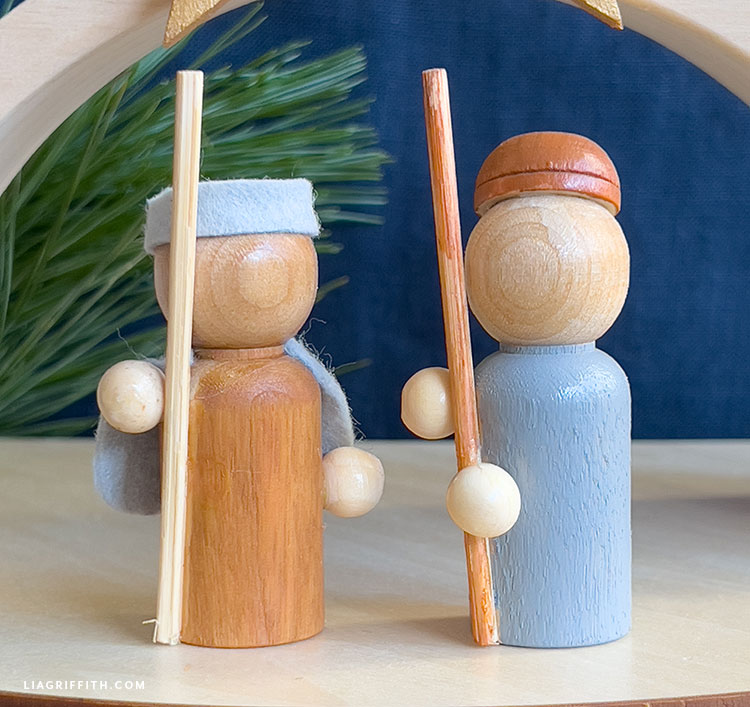 DIY Wood Nativity Scene - Lia Griffith