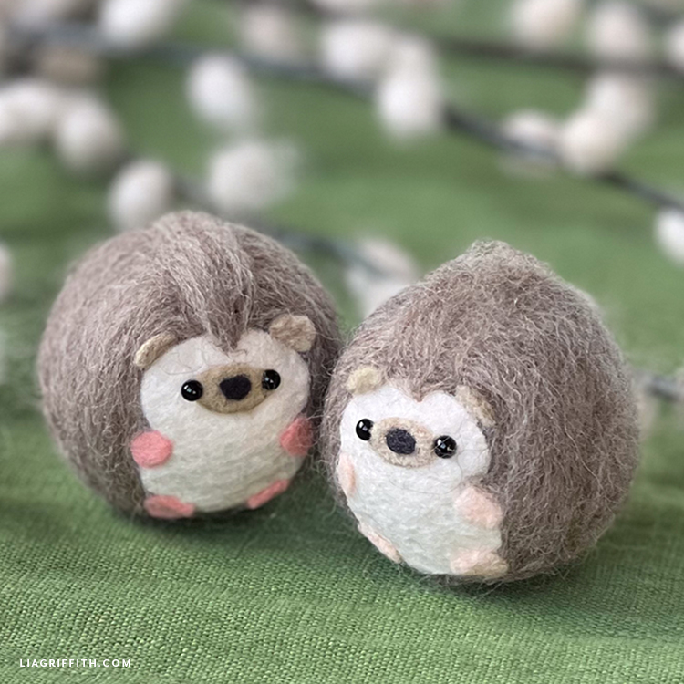 Felt Ball Hedgehogs - Lia Griffith