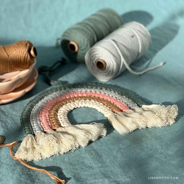 Macramé Rainbow - Lia Griffith