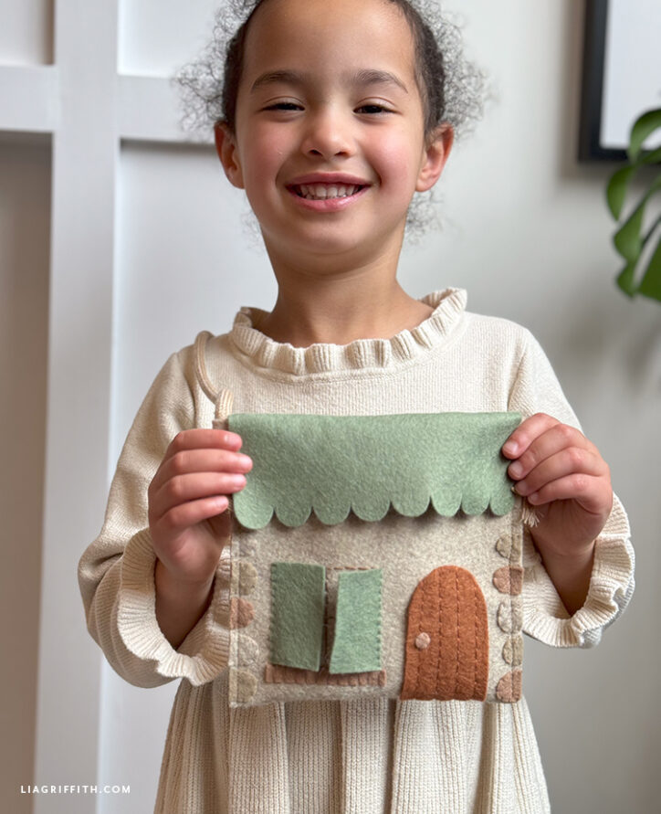 Felt Cottage Purse - Lia Griffith